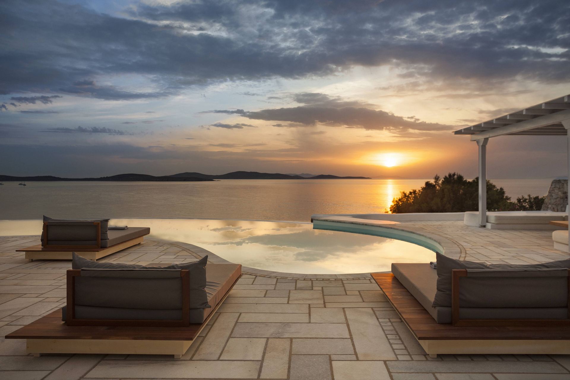 Villa Sunset — Luxury Villas & Vacation Rentals — FantasiaVillas.com