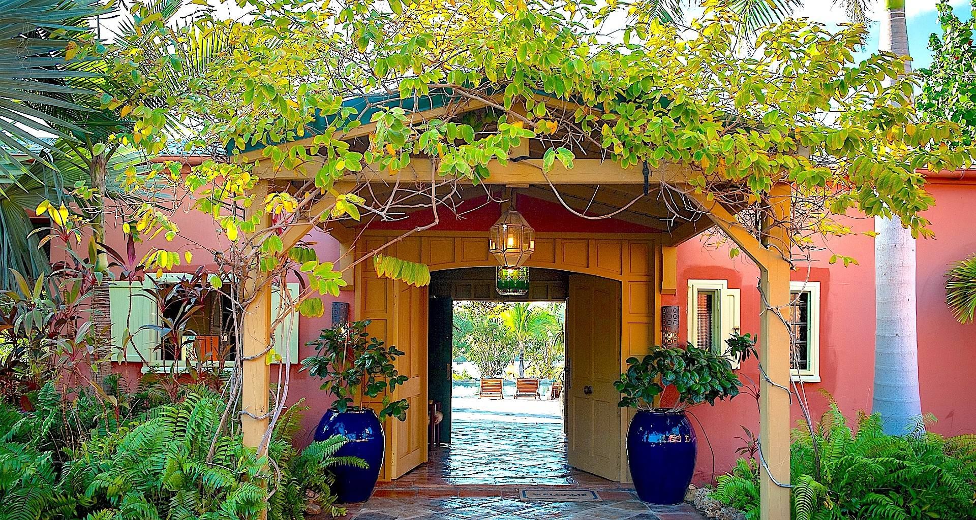 African Queen Villa — Luxury Villas & Vacation Rentals — FantasiaVillas.com